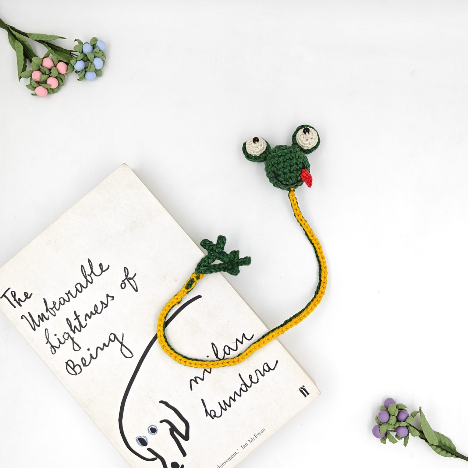 Frog Bookmark Amigurumi / Crochet Pattern - Loombastic Studios